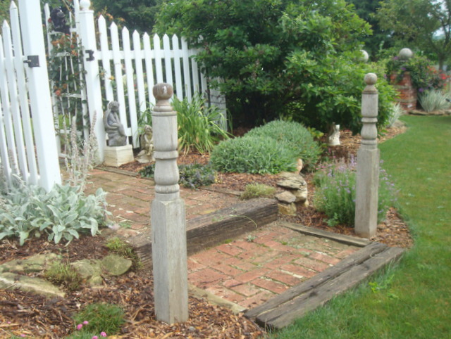 Fleur Cottage: Old Porch Posts