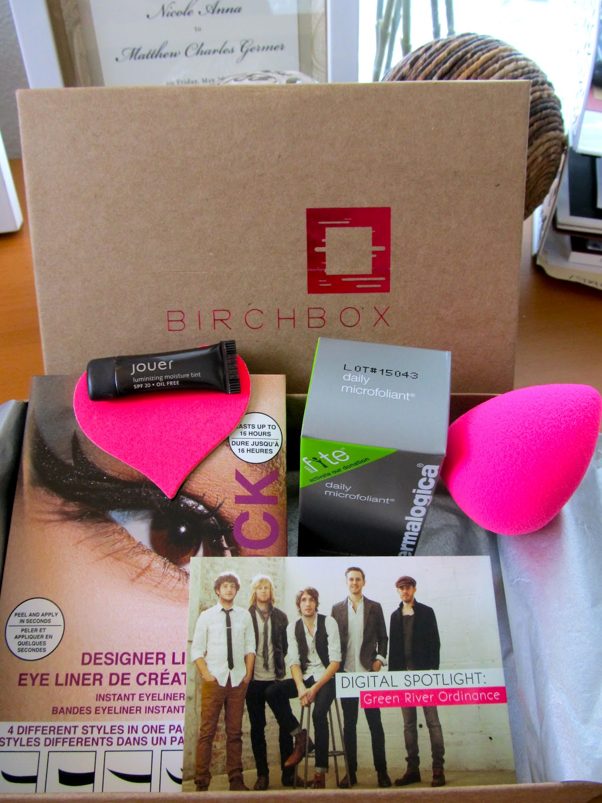 Everyday Things From my Life: The Pink Box!