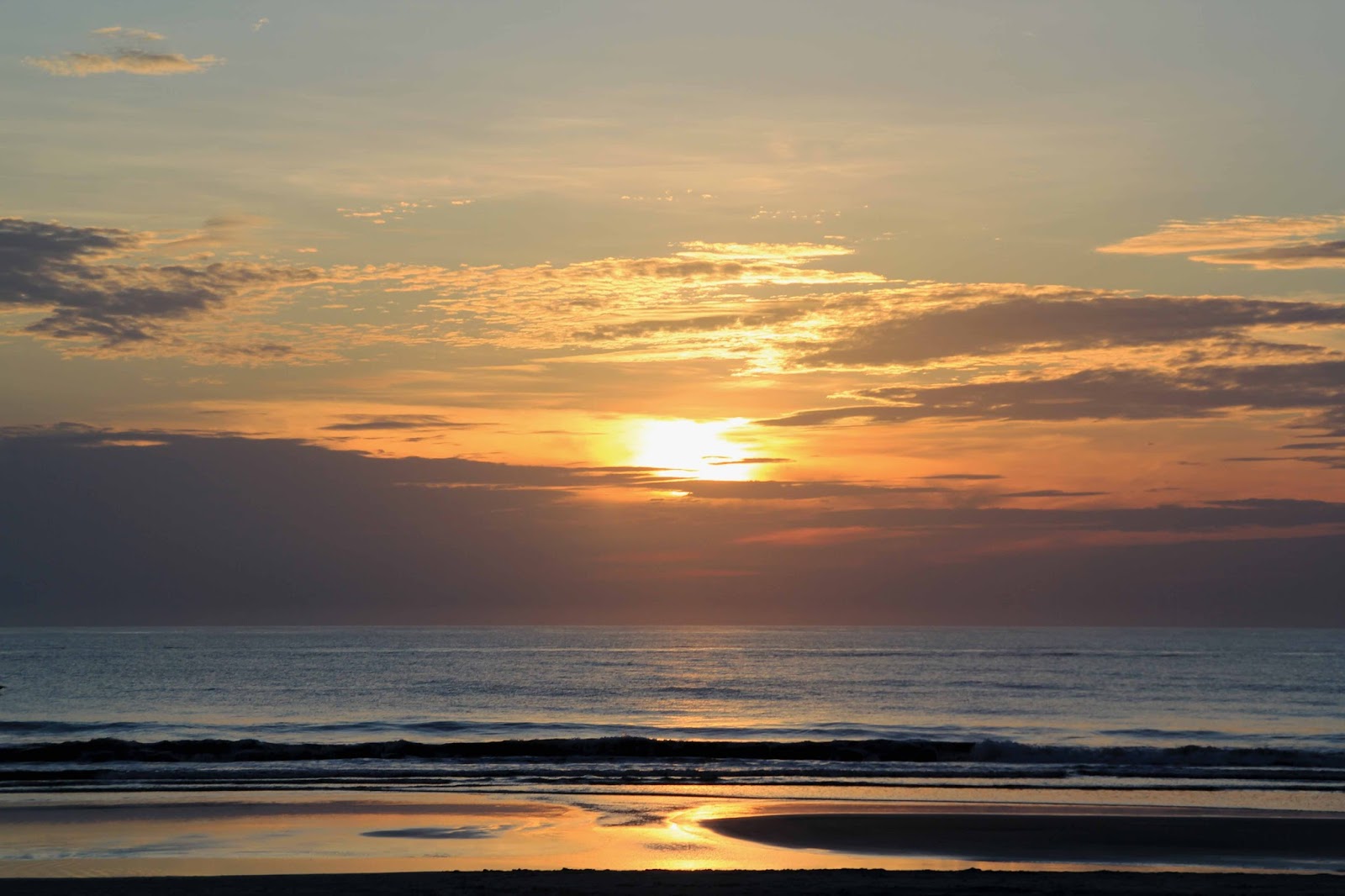 Life In Pieces: Wordless Wednesday - Beach Vacation Sunrise