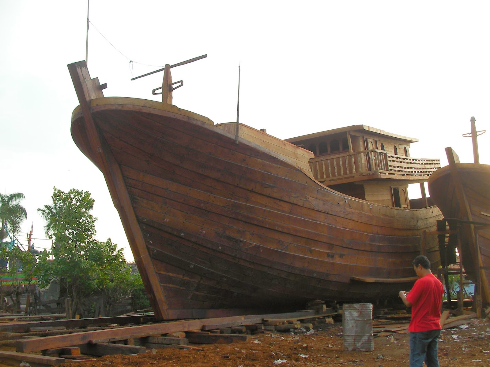 UD.LAIL: PEMBUATAN KAPAL KAYU DI KOTA BATANG