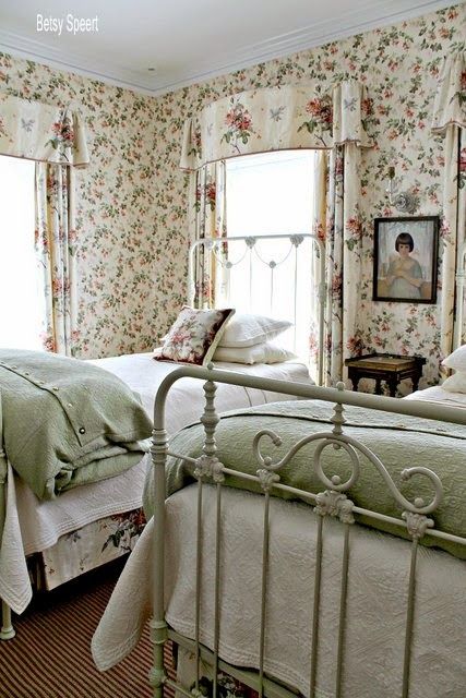 Eye For Design: Create Cozy English Cottage Rooms With Floral Chintz Fabric
