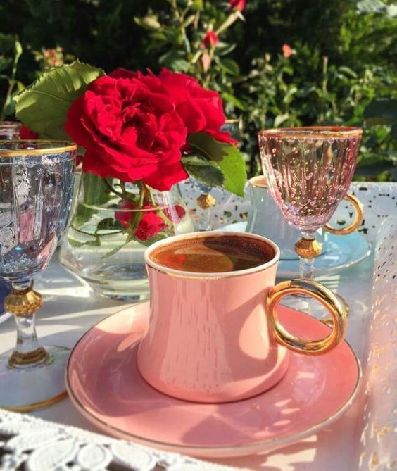 katalin: Kellemes szép nyári napot kívánok! Kata