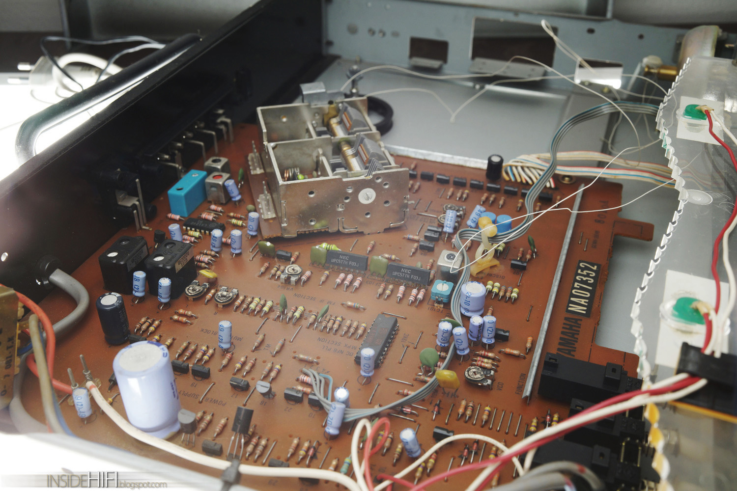 Inside Hi-Fi: Yamaha T-550