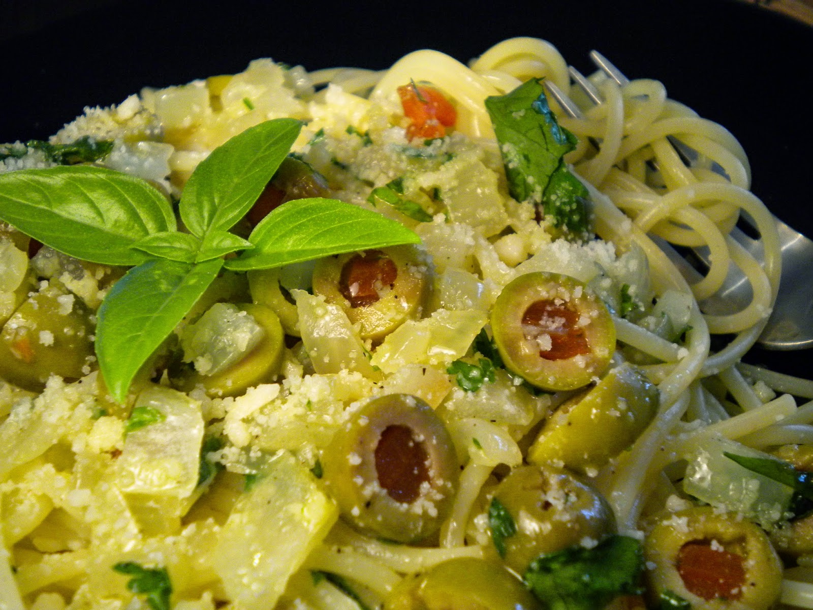Cookingaround : Green Olive Pasta - Lazy Man Recipe