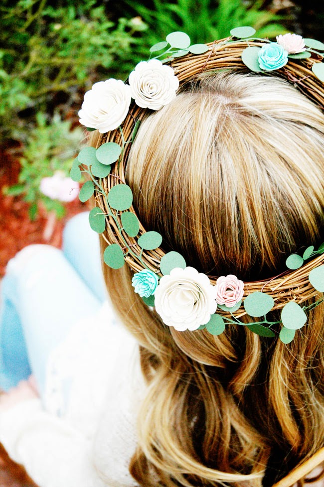 Pen + Paper Flowers: CRAFT | DIY Paper Floral Woodland Crown