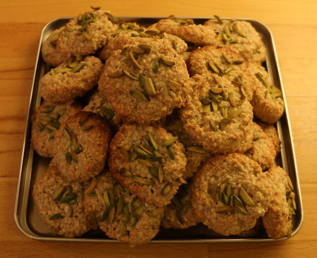 ABC i Persisk mat : Mandelkakor utan mandel! Almond cookies without almond!