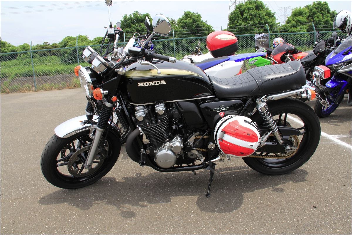 ROAD RIDER: HONDA CB1100 Four