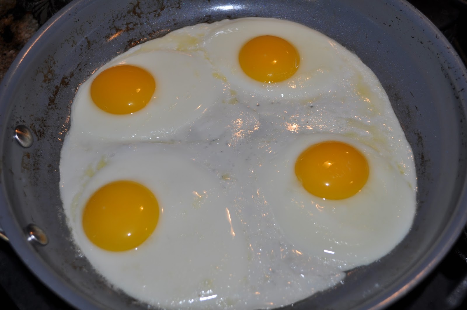 SEGEBUTĖS UŽRAŠAI: Kiaušinienė