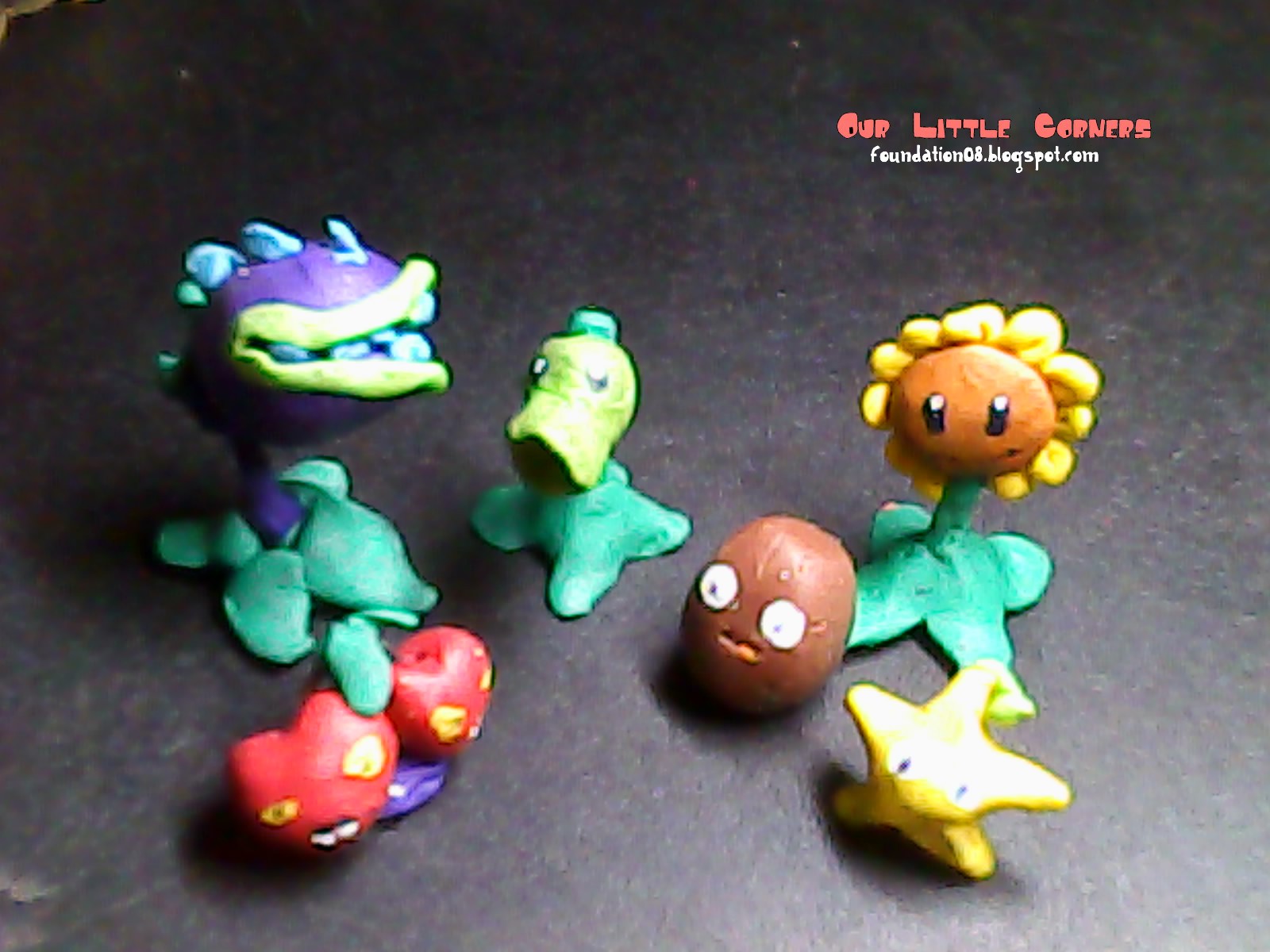 OUR LITTLE CORNERS: Clay Craft # 20 : Plants Vs Zombies