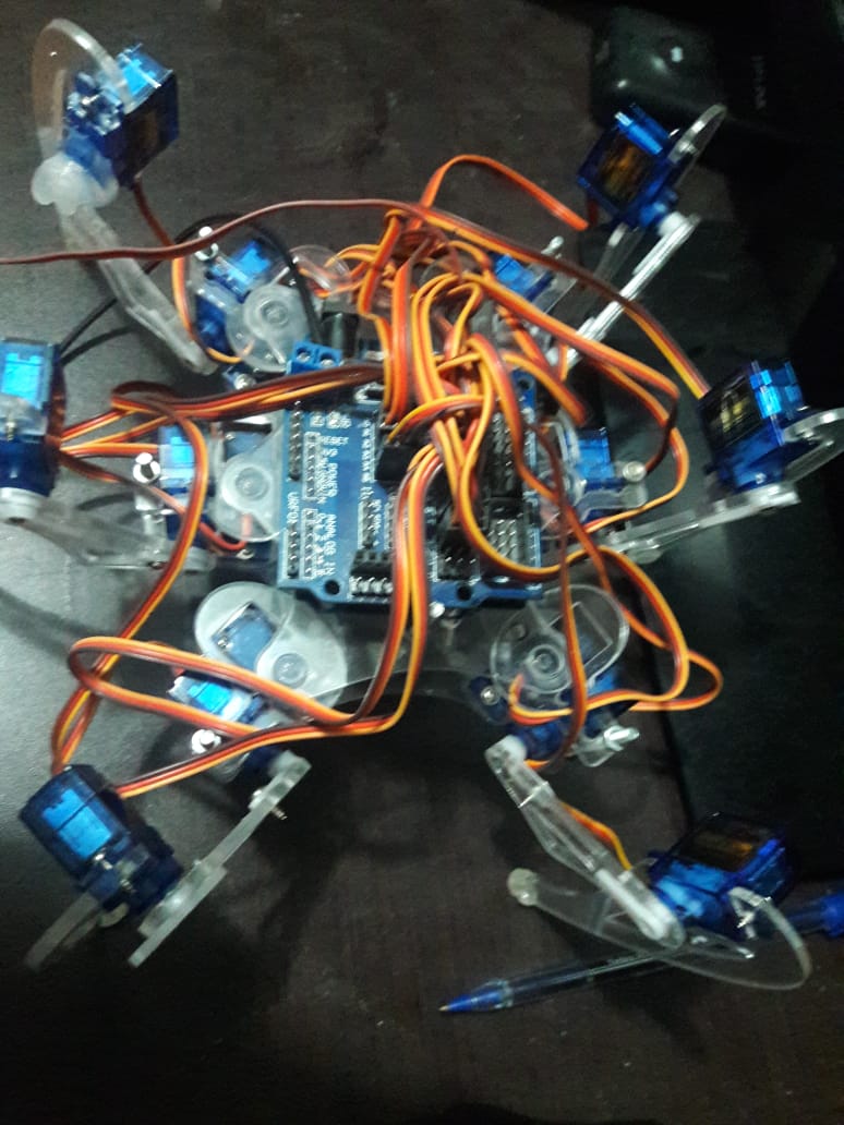 Como hacer de un robot hexapodo casero con arduino