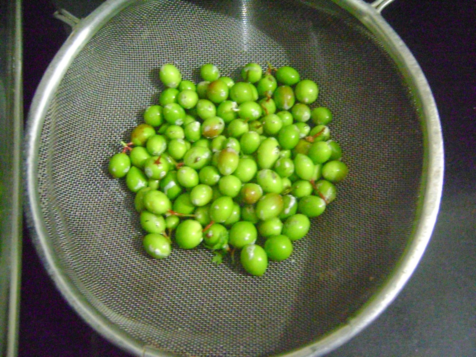 Raji Ramakrishnan : KARVANDA (KLAAKAI) PICKLE, NATAL PLUM