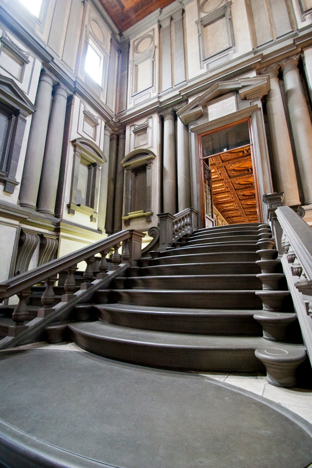 PHOTO REAL: Laurentian Library