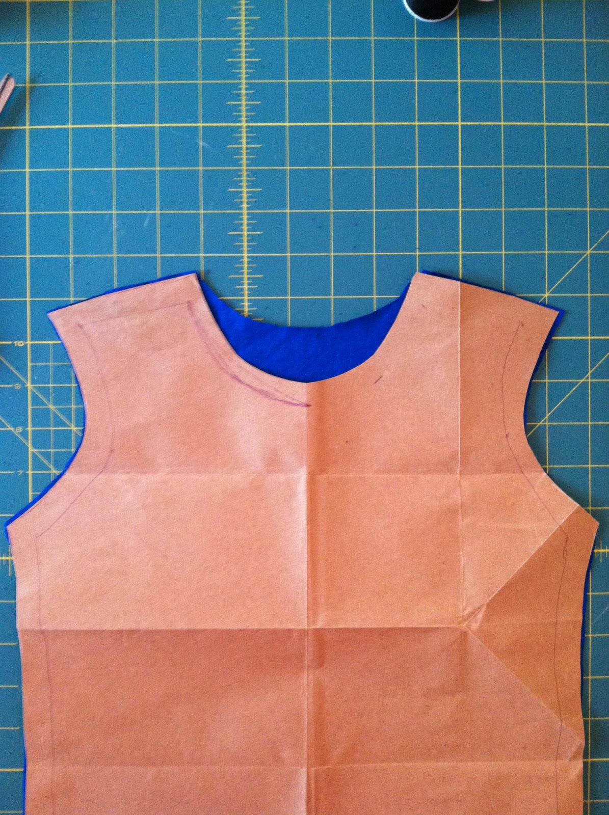 always underfoot: Snow White Dress Tutorial