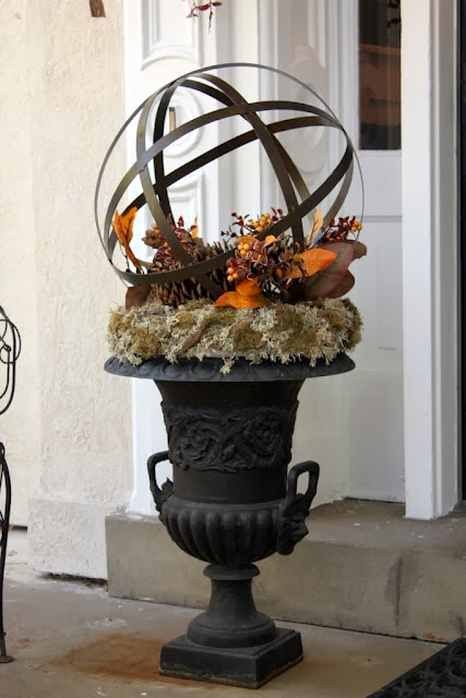FOCAL POINT STYLING: DECORATING WITH URNS FOR AUTUMN & THANKSGIVING