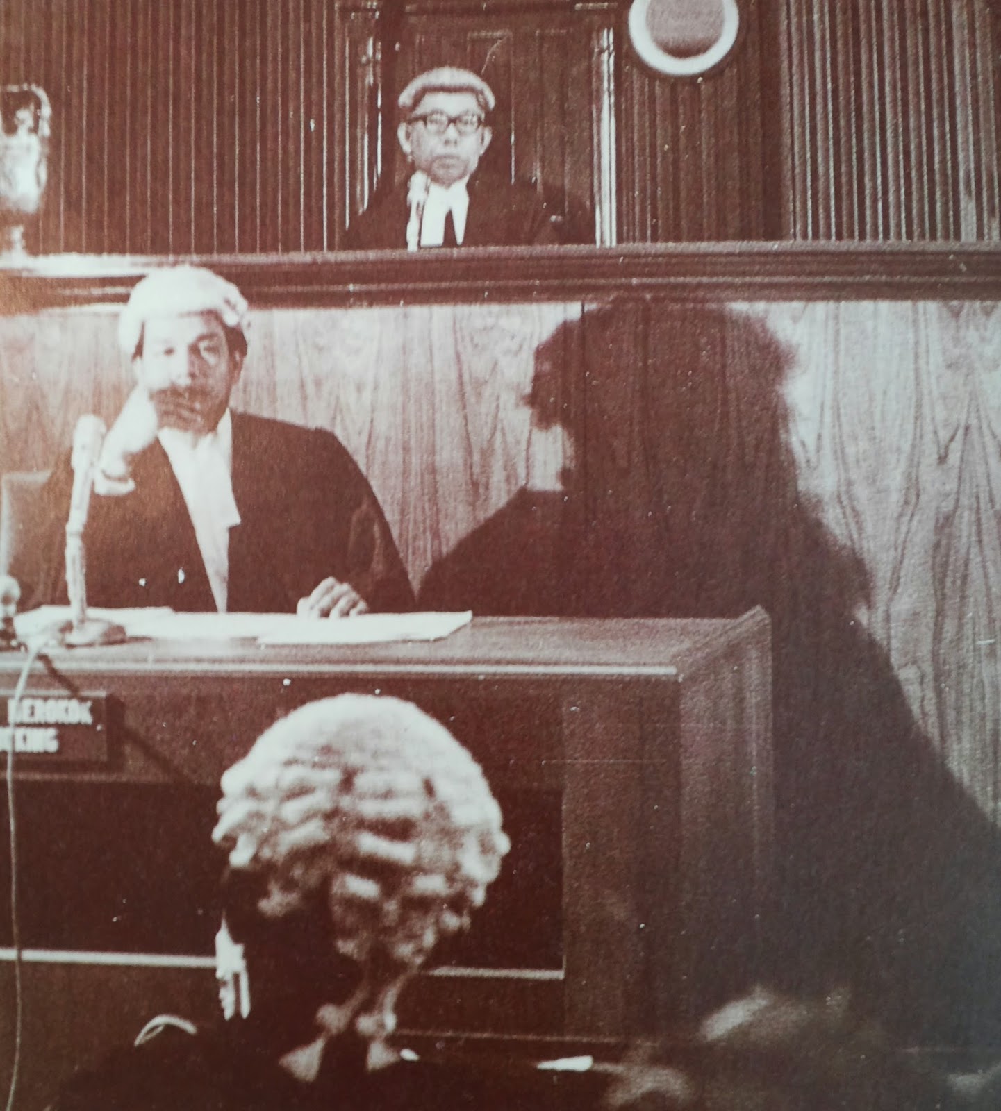 WARISAN RAJA & PERMAISURI MELAYU: Almarhum Hakim Raja Azlan Shah..