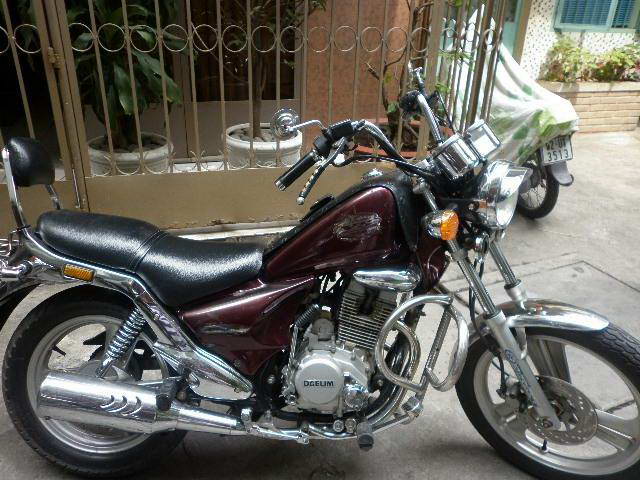 Daelim VS125 vs Hyosung GA125 ~ Người đẹp - Siêu xe