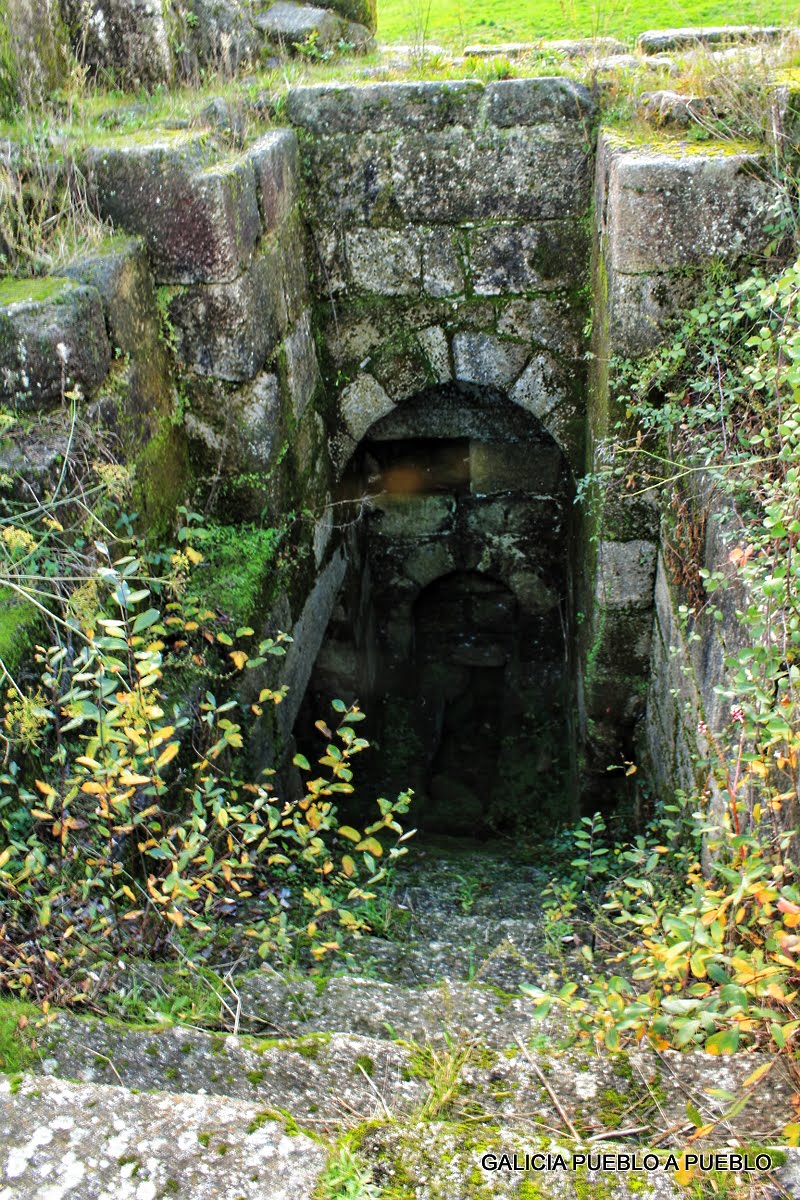GALICIA PUEBLO A PUEBLO: CASTELO DA ROCHA FORTE, SANTIAGO DE COMPOSTELA
