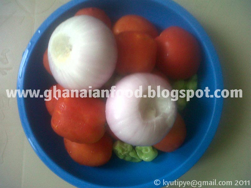 Ghanaian Food: Waakye with Fried Fish and Wele stew