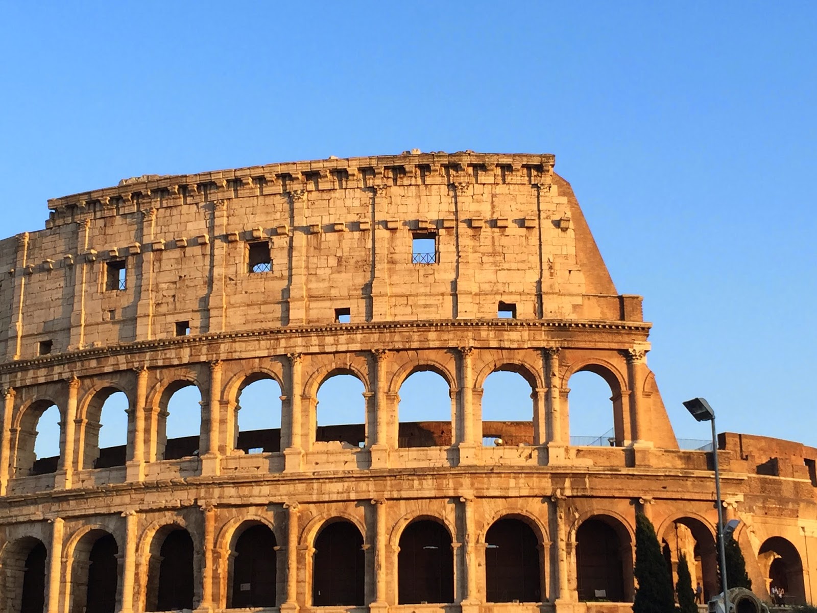 Visiting The Colosseum, Rome Italy - Honeymoon | I Run For Wine