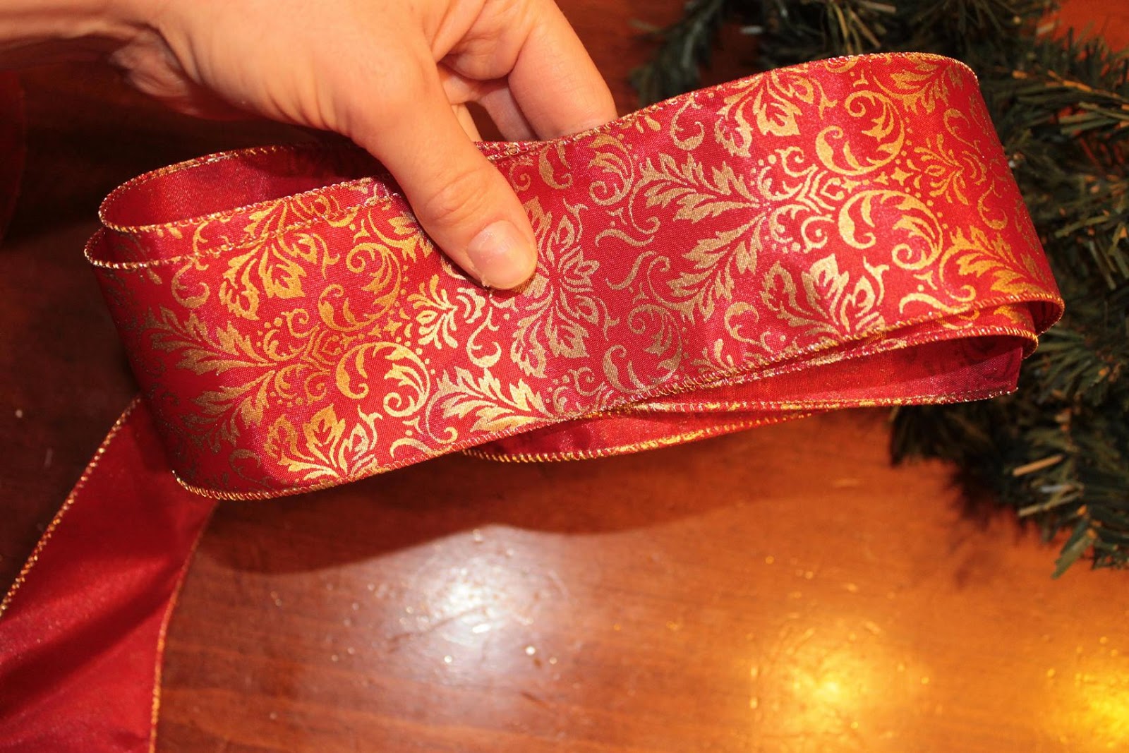 Lilyquilt: Christmas Wreath Ribbon Bow Tutorial