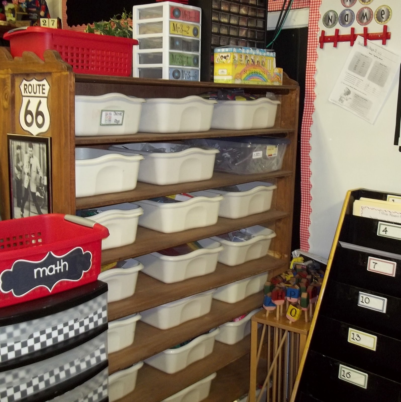 Mrs. Rhodes' Scholars: 50's Diner Classroom....Rockin' Out in 2nd Grade!