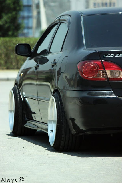 World Modified Cars: BLACK SLAMMED COROLLA