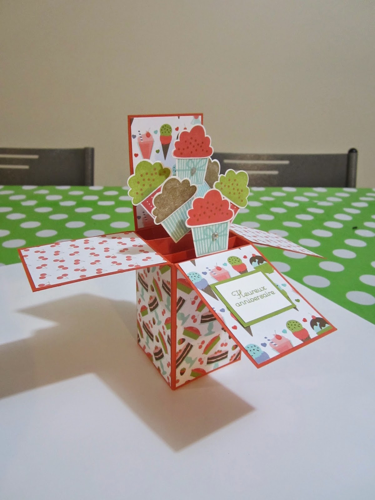 Passion Carton: Carte en boîte