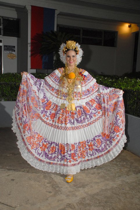 La Pollera de Panamá: FESTIVAL NACIONAL DE LA POLLERA 2010, ESTEFANIA ...