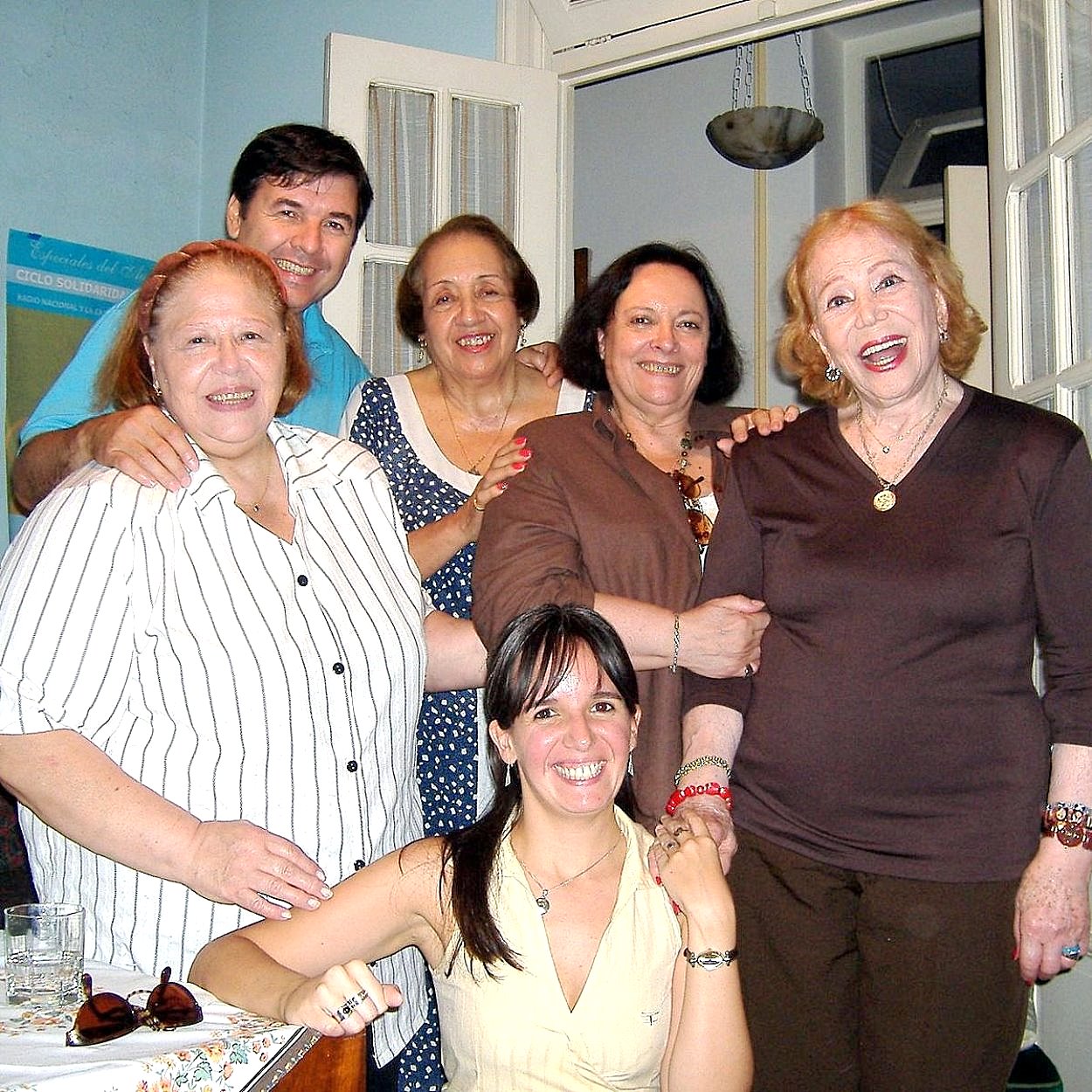 Folklore del NOA: CARMEN GUZMÁN - IN MEMORIAM Y SU PENÚLTIMO ÁLBUM ...