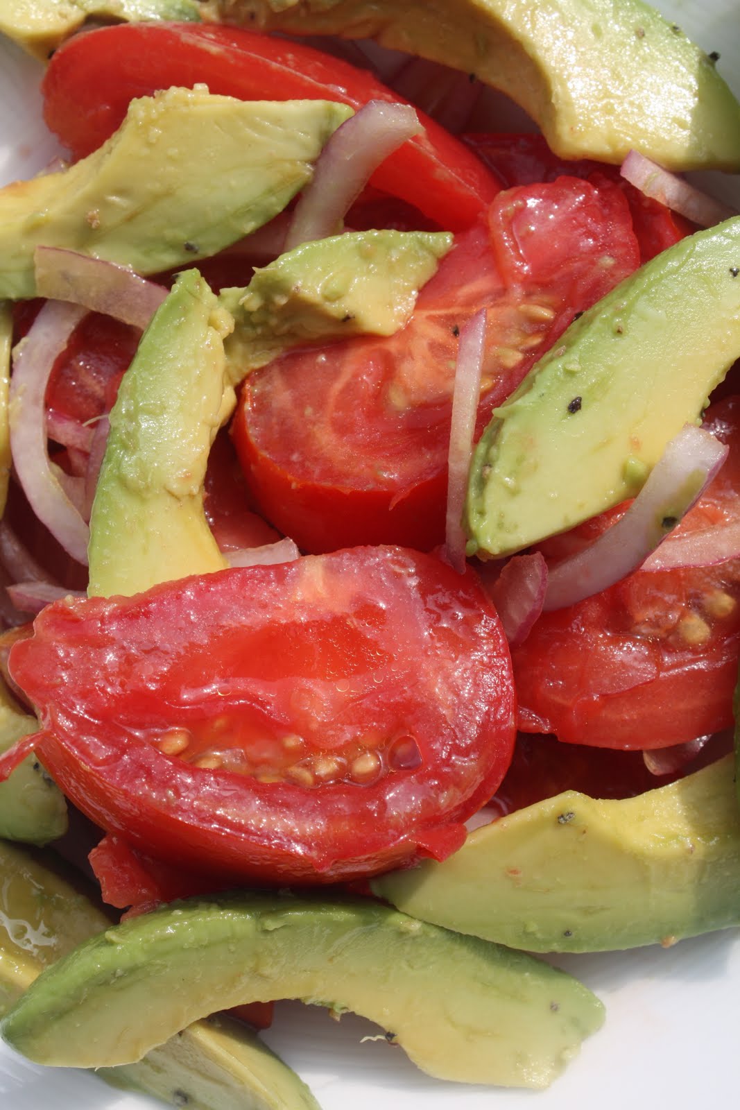 Sparrows & Spatulas: Frankie's Tomato, Avocado & Red Onion
