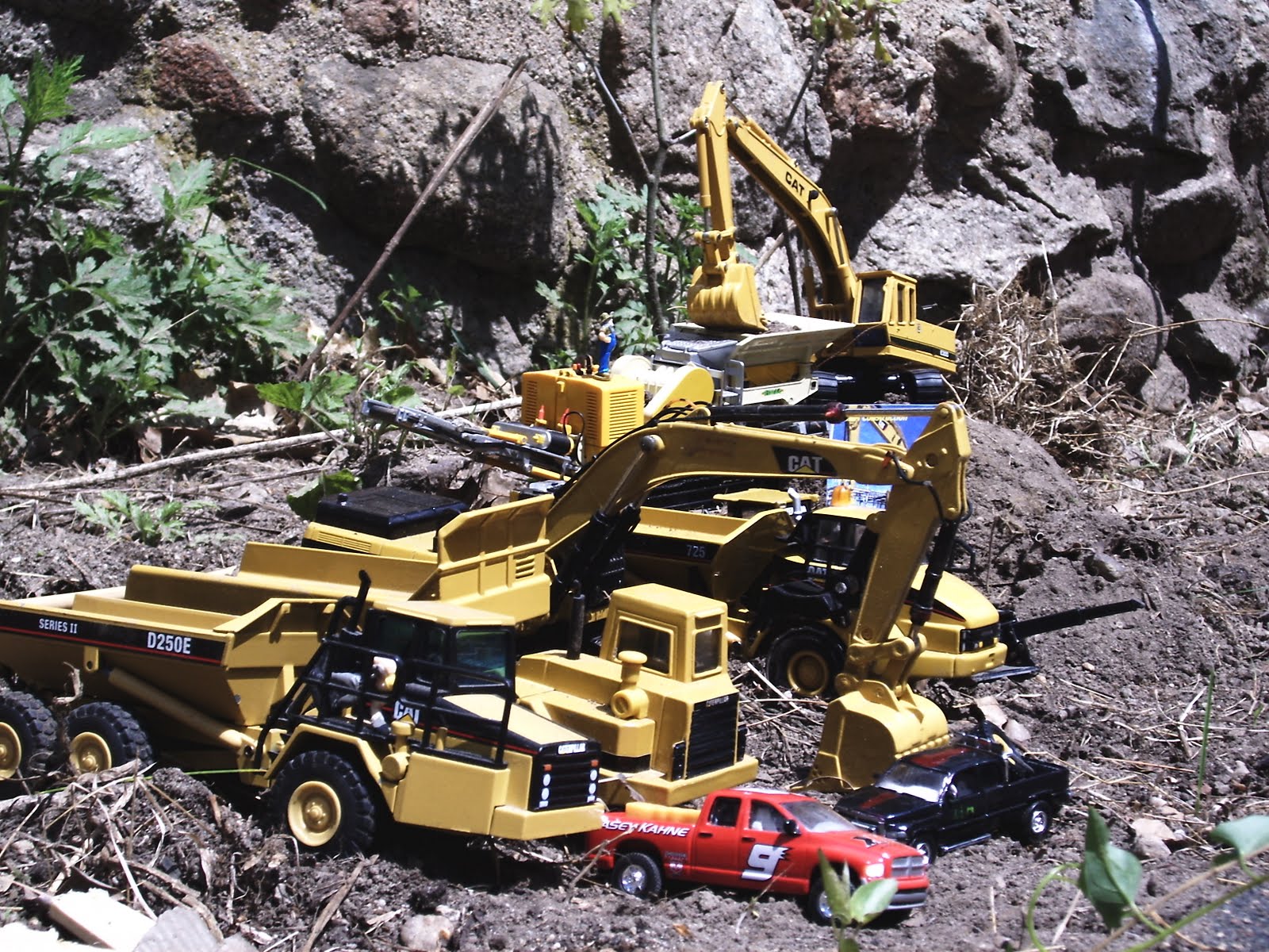 Scale Models: Dio of D&M Construction pit