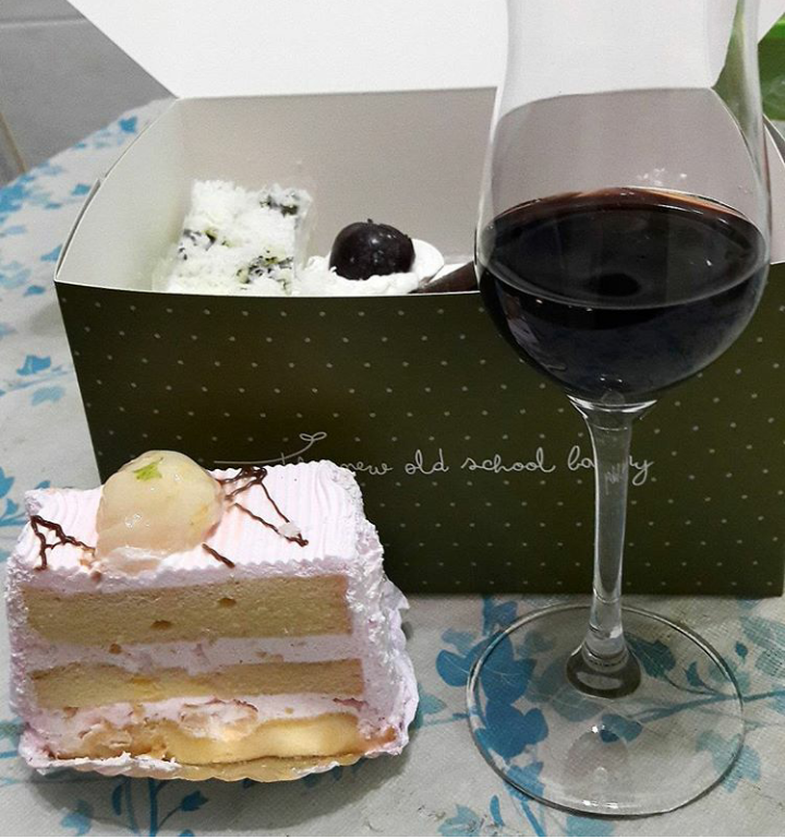 TheArcticStar's Tales: Cakes at The Pine Garden Confectionery @ Ang Mo ...