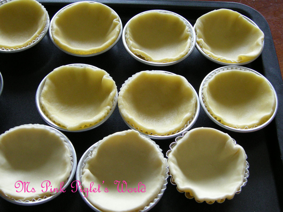 Ms Pink Piglet's World: Egg Tarts from the Left Over Pastry