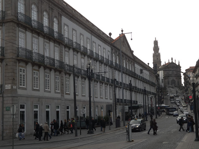 A Praça das Cardosas e o Urban Market