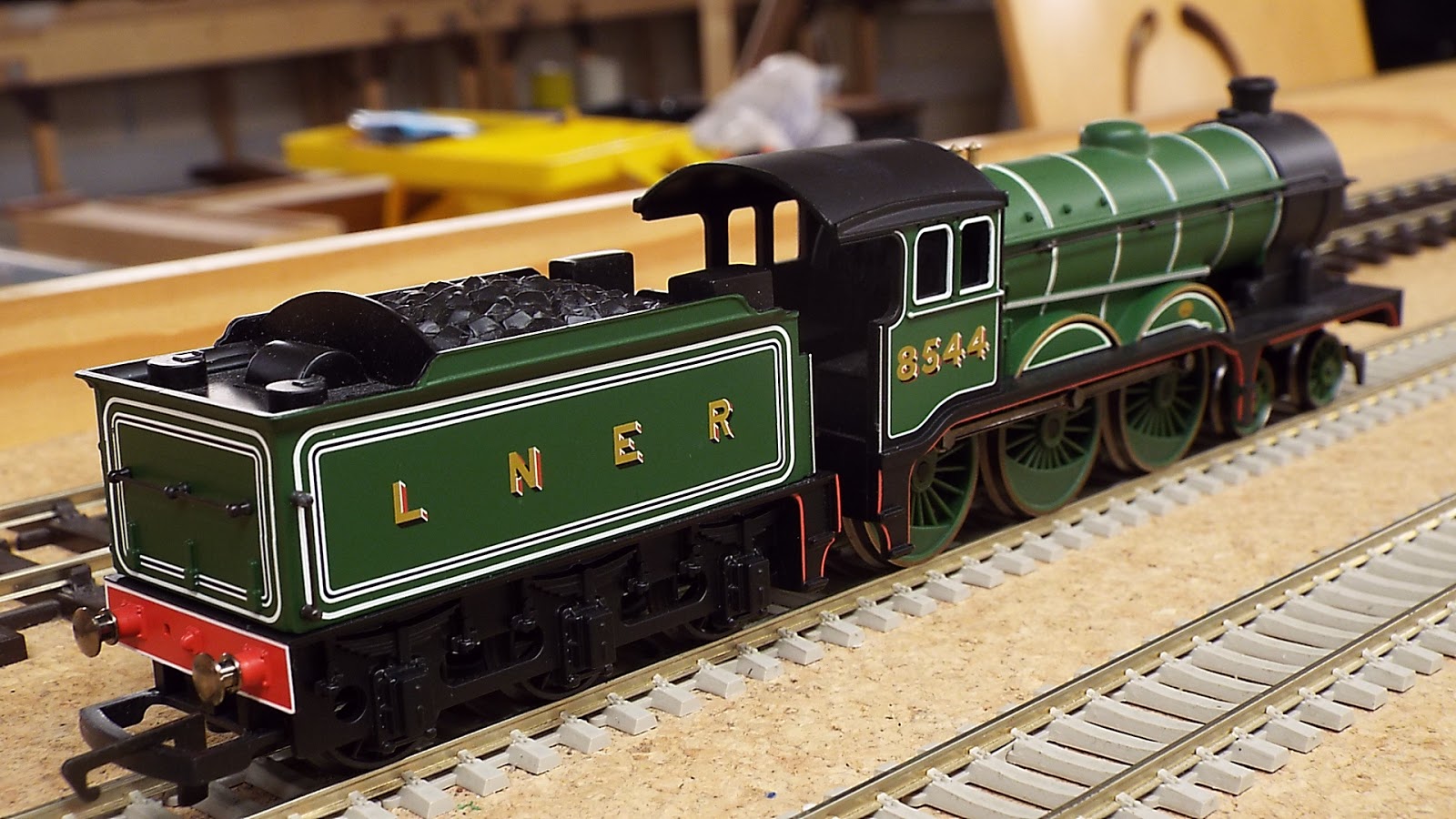 THE BRITISH RAILWAY STORIES LTD: "Hornby's new B12: the wandering 1500 ...