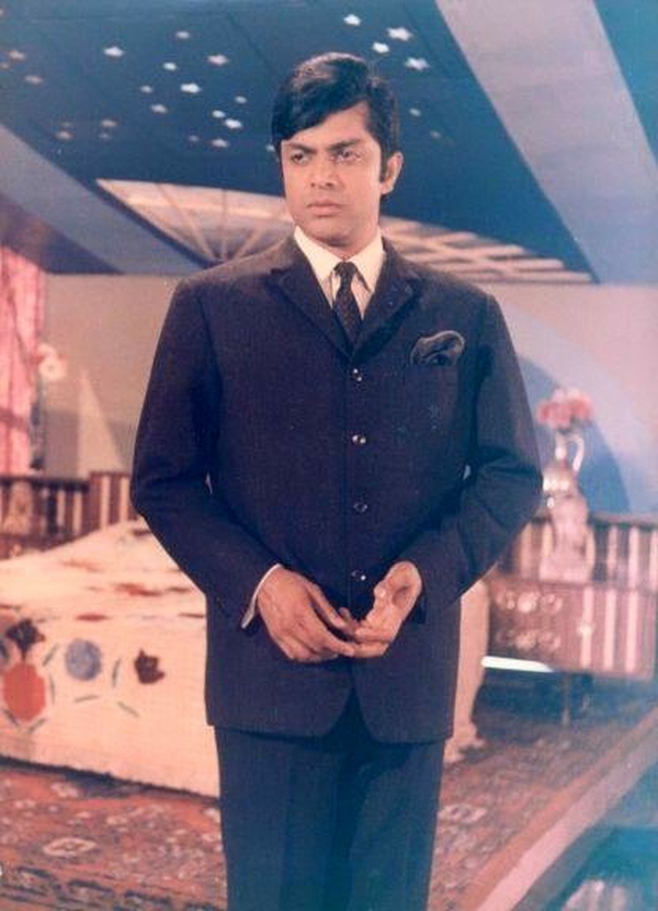 Still from Anjuman (1970) - Waheed Murad