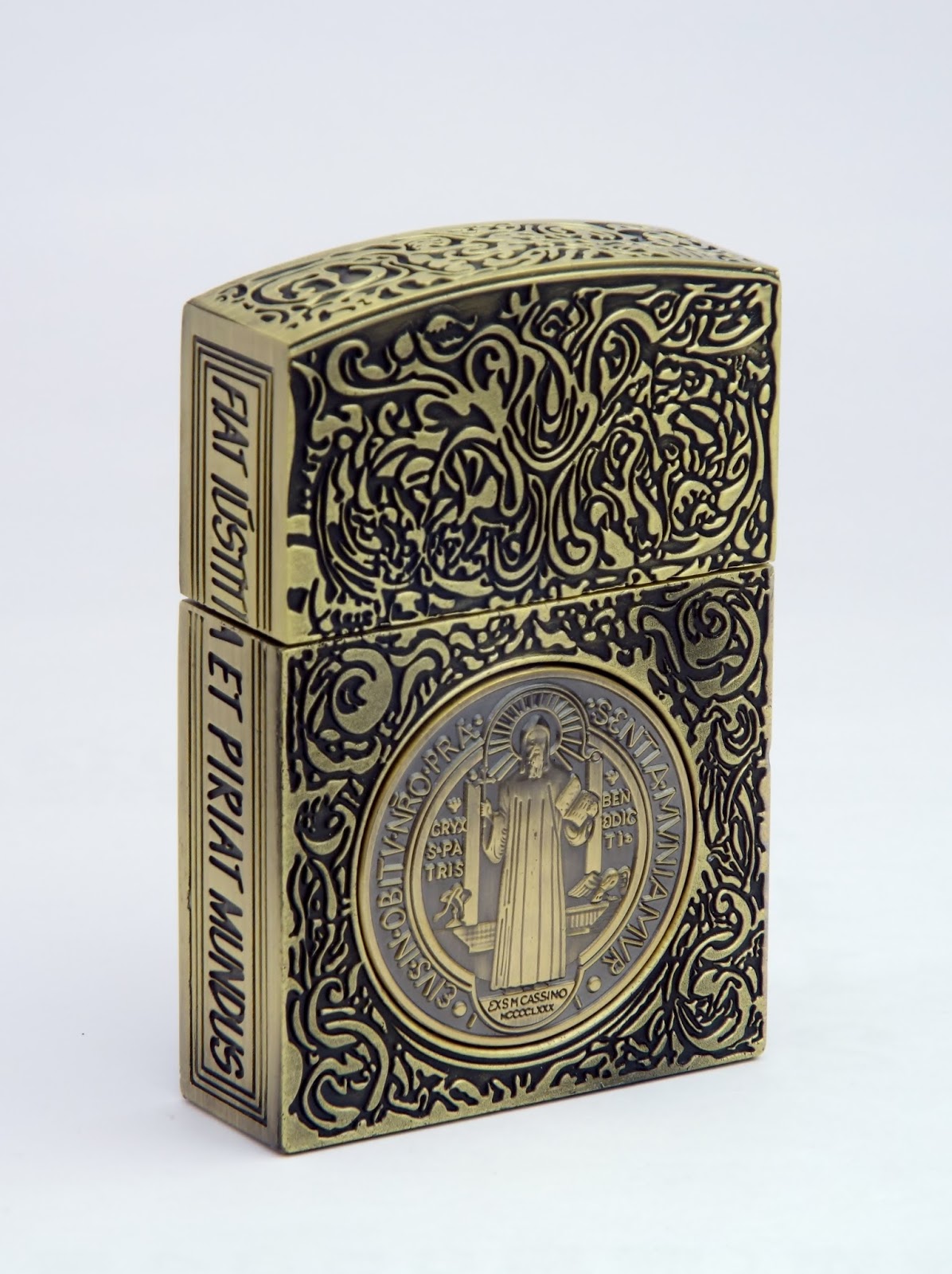 コンスタンティン ZIPPO ライター 通販: ムービーサイズ コンスタンティンライター 6面彫り DSCF5891