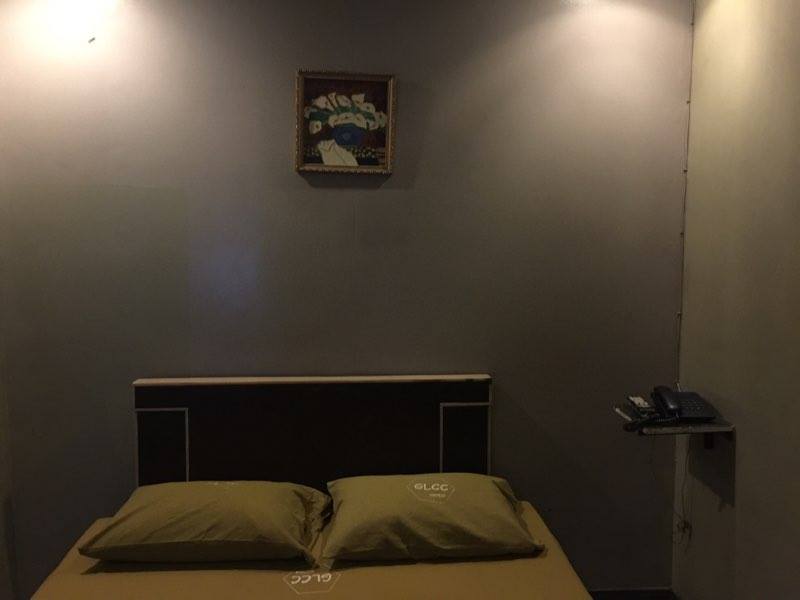 Motel Hopping: CREST HOTEL - CUBAO