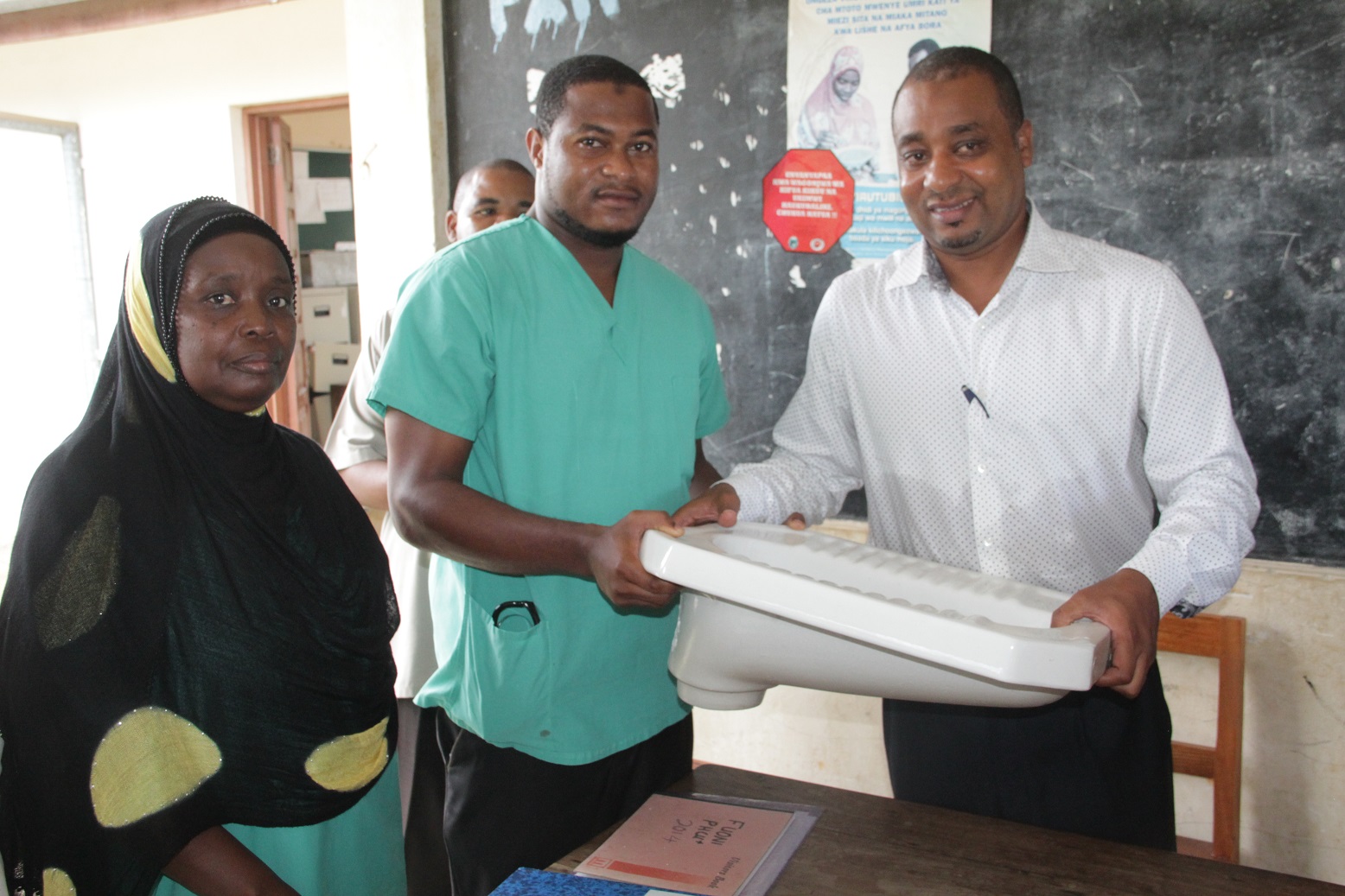 MATUKIO @ MICHUZI BLOG: MBUNGE WA JIMBO LA FUONI ZANZIBAR ATIMIZA AHADI ...