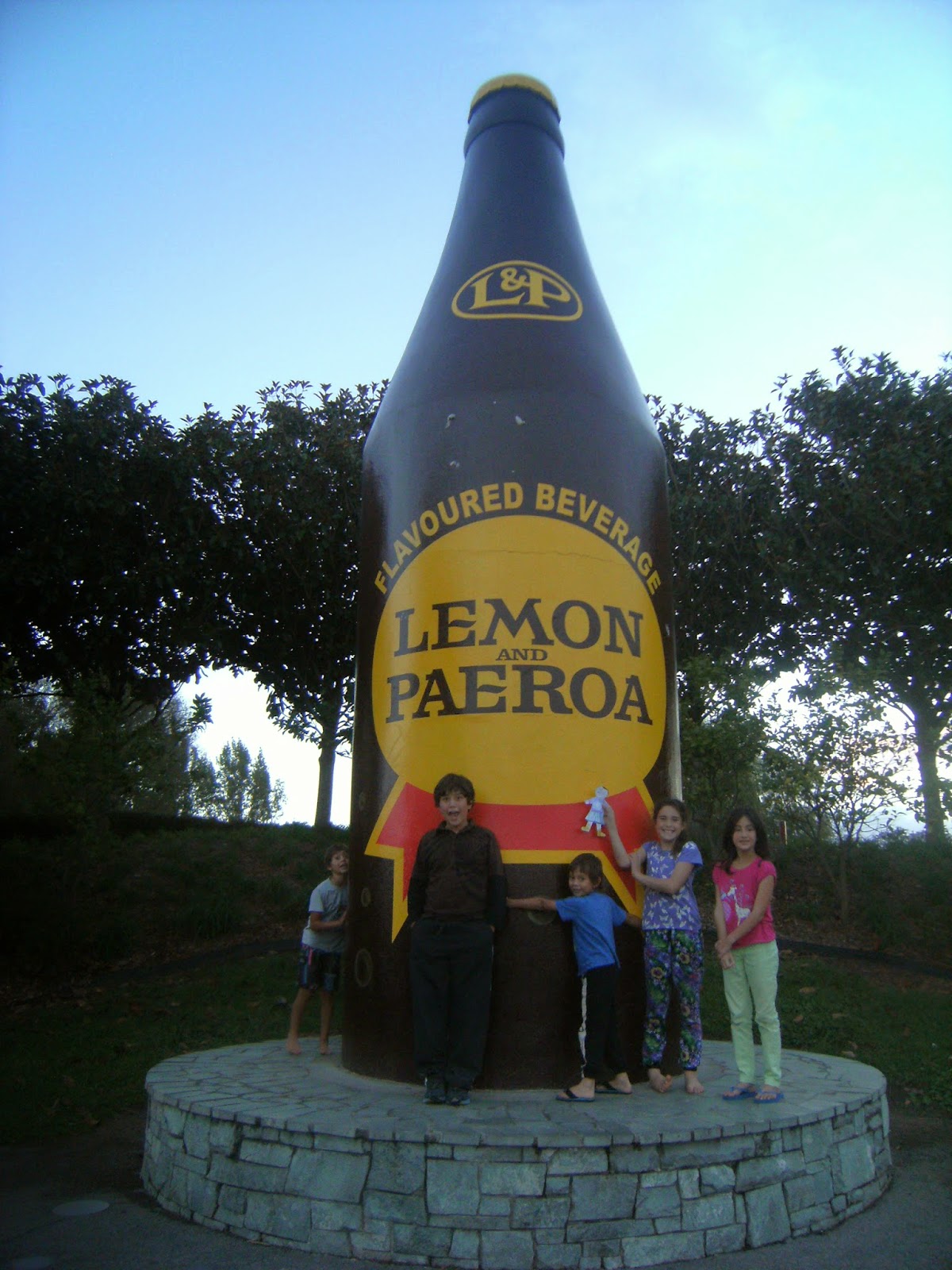 Flat Shea's Big Adventure to NEW ZEALAND: Lemon and Paeroa - World ...