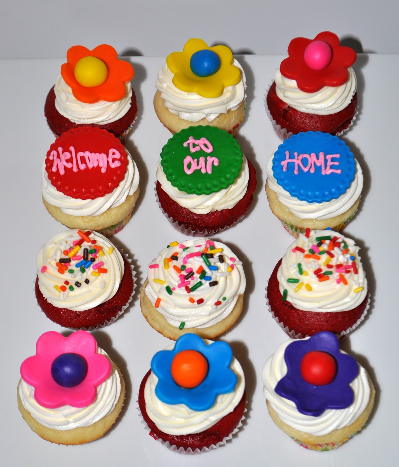 Leah's Sweet Treats: Housewarming Party Cupcakes