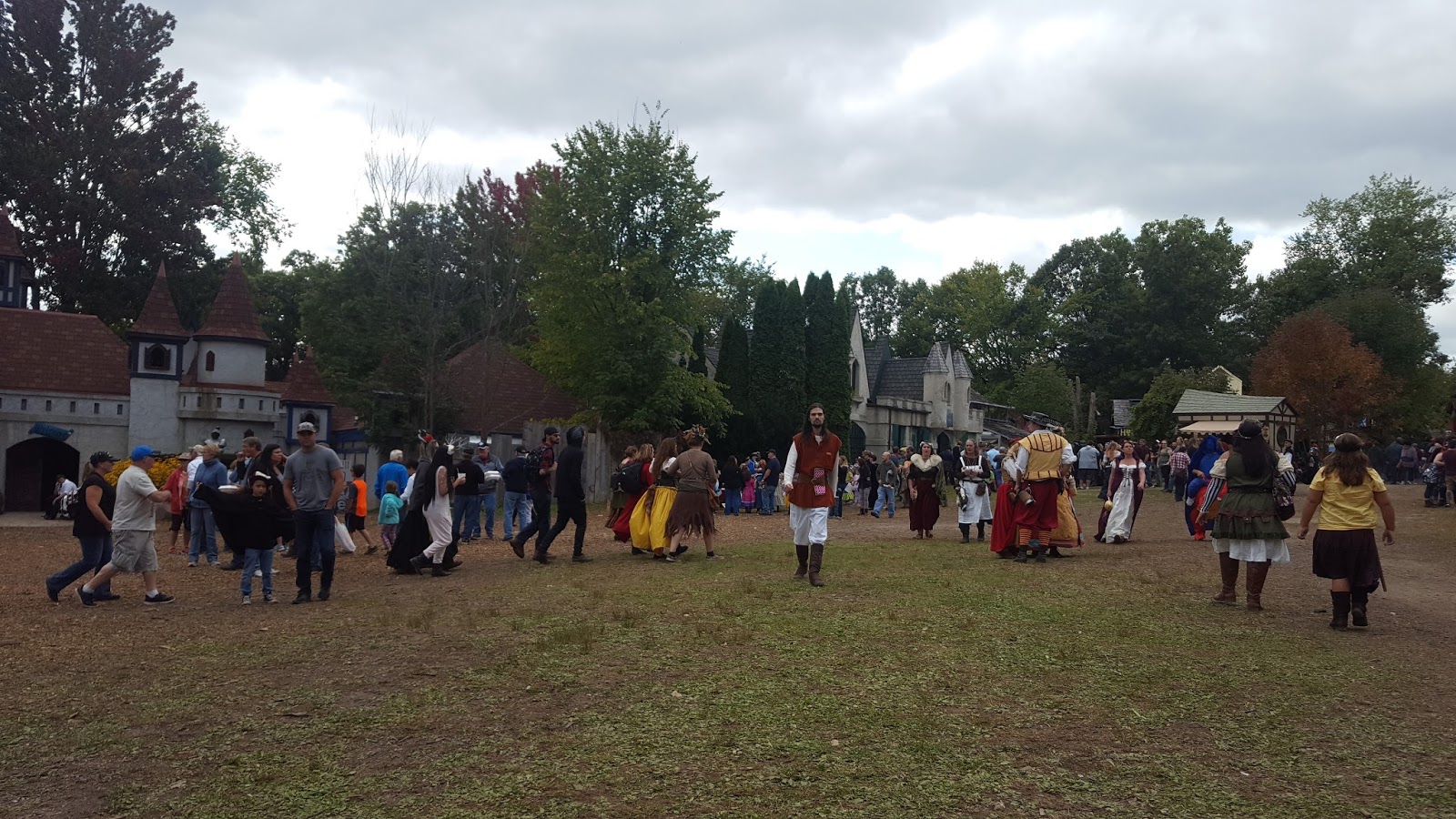 Review: Michigan Renaissance Festival, Holly, MI - open through Oct. 1
