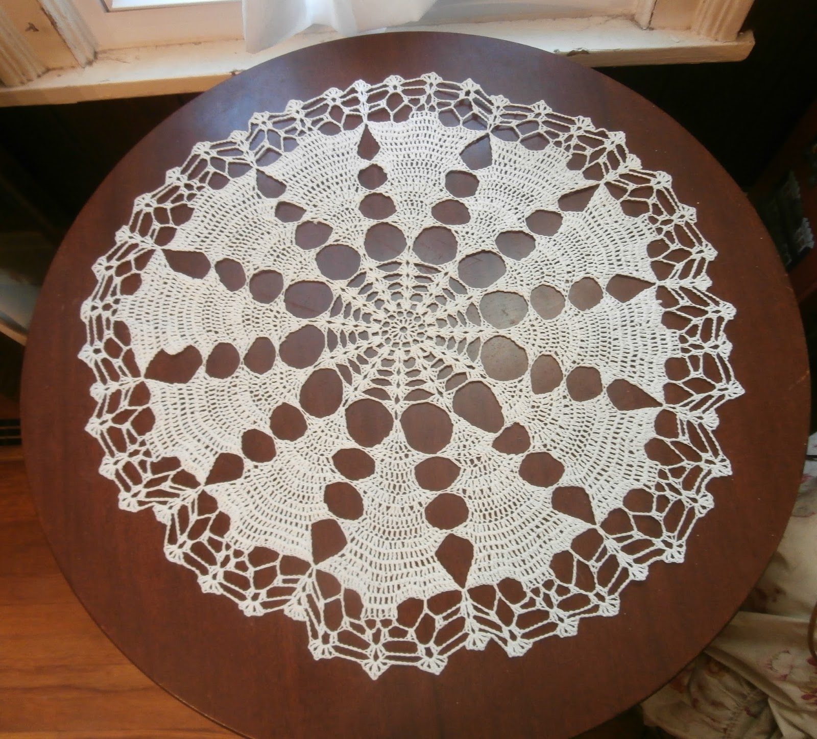 Doilies with Diagrams: Christmas Tree Doily