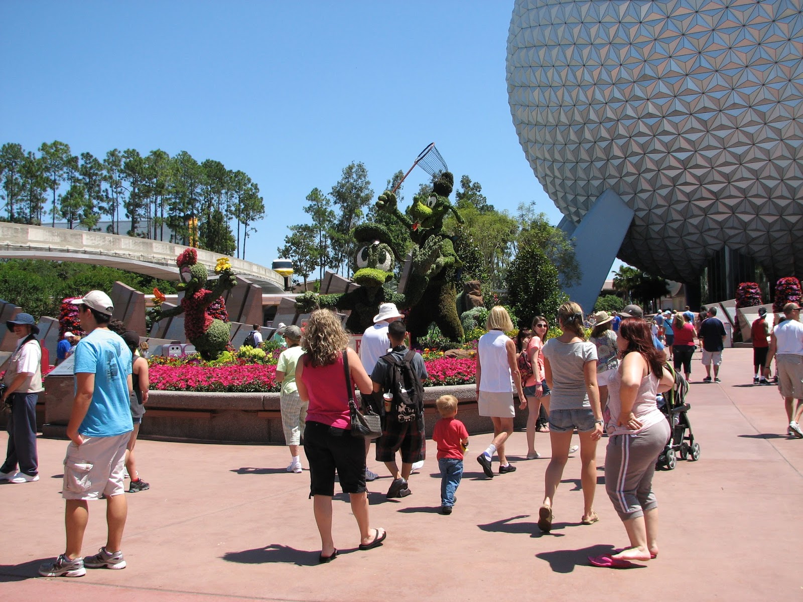 Bonao Internacional: CURIOSIDAD : EL PARQUEO DE EPCOT TIENE CAPACIDAD ...