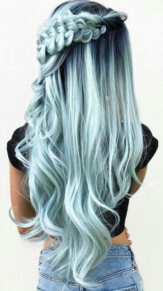 17 Ideas de Cabello Azul Que Te Harán Lucir Increíble