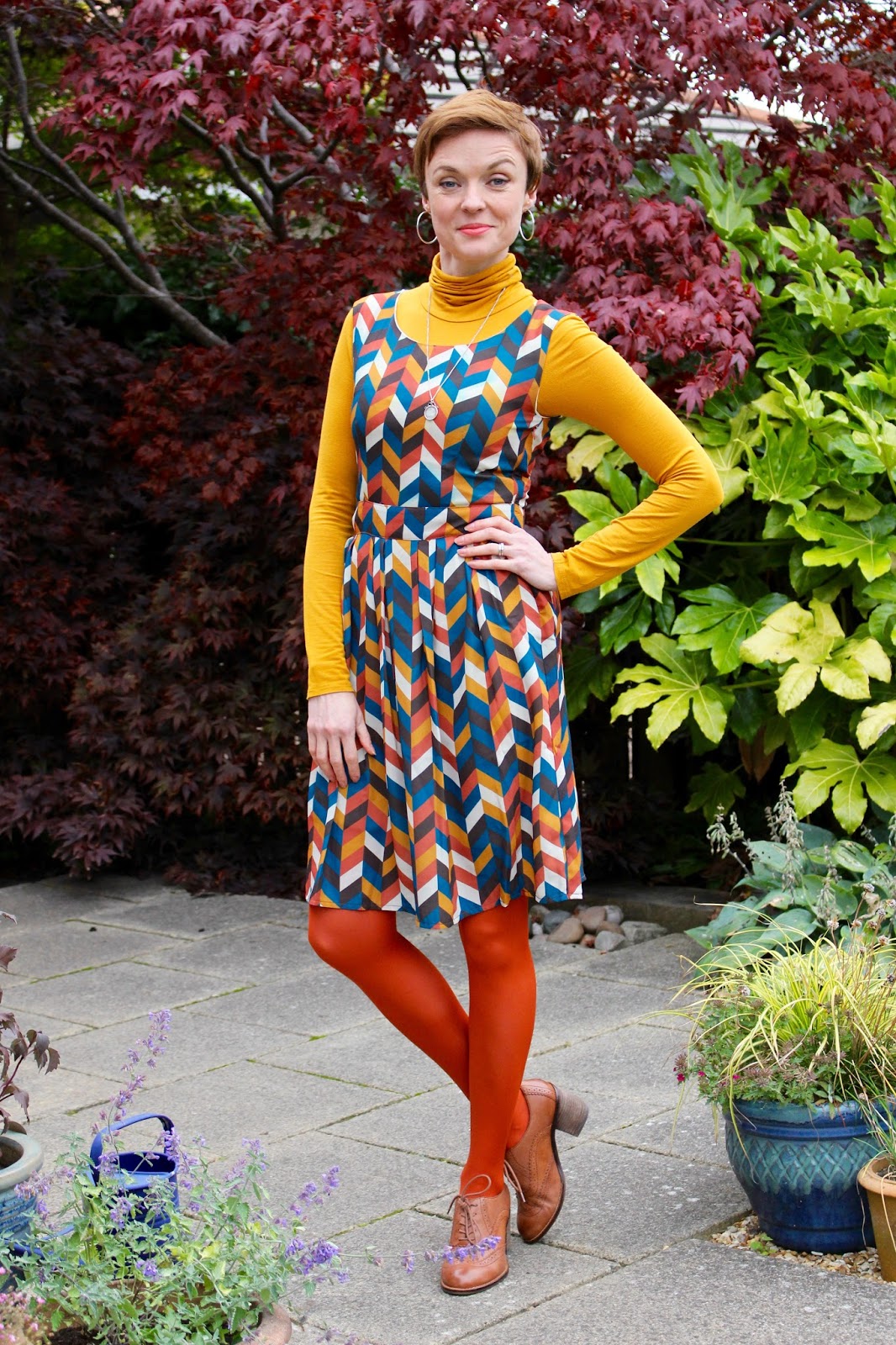70's style | Polo necks, chunky heels and coloured tights. | FAKE ...