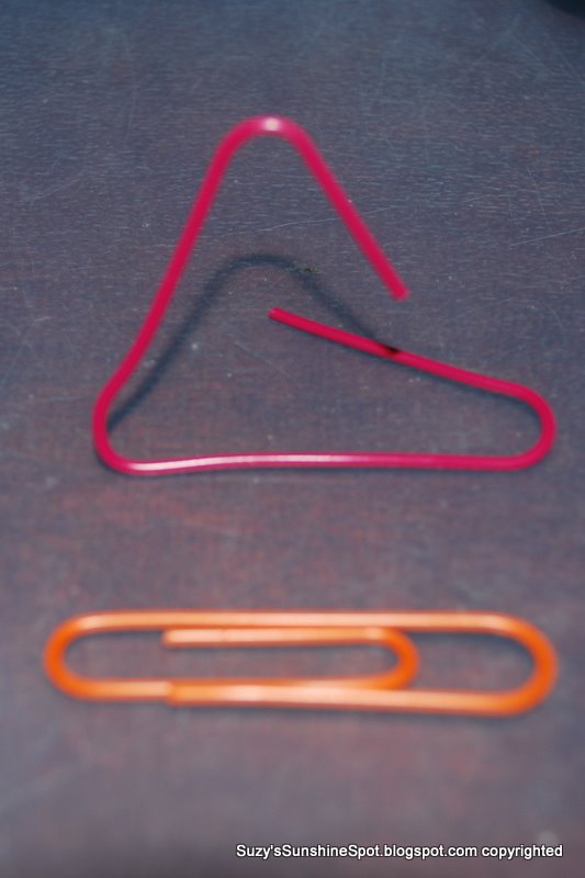 Suzy's Sunshine Spot: Paperclip display stand for paper crafts
