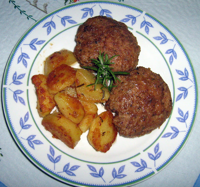 Hot Pans & Green Pots: Beef Burgers and Potatoes