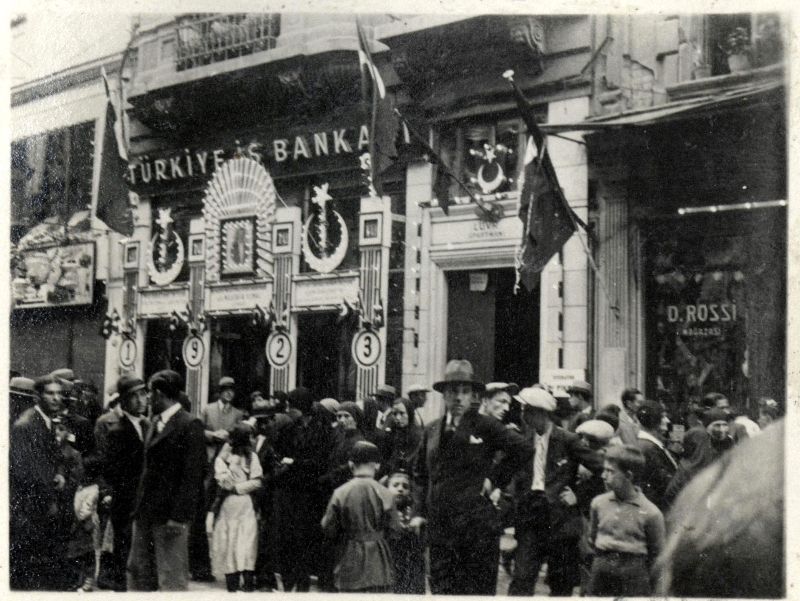 47 Old Pictures of Istanbul From the 1920s and 1930s | Vintage News Daily