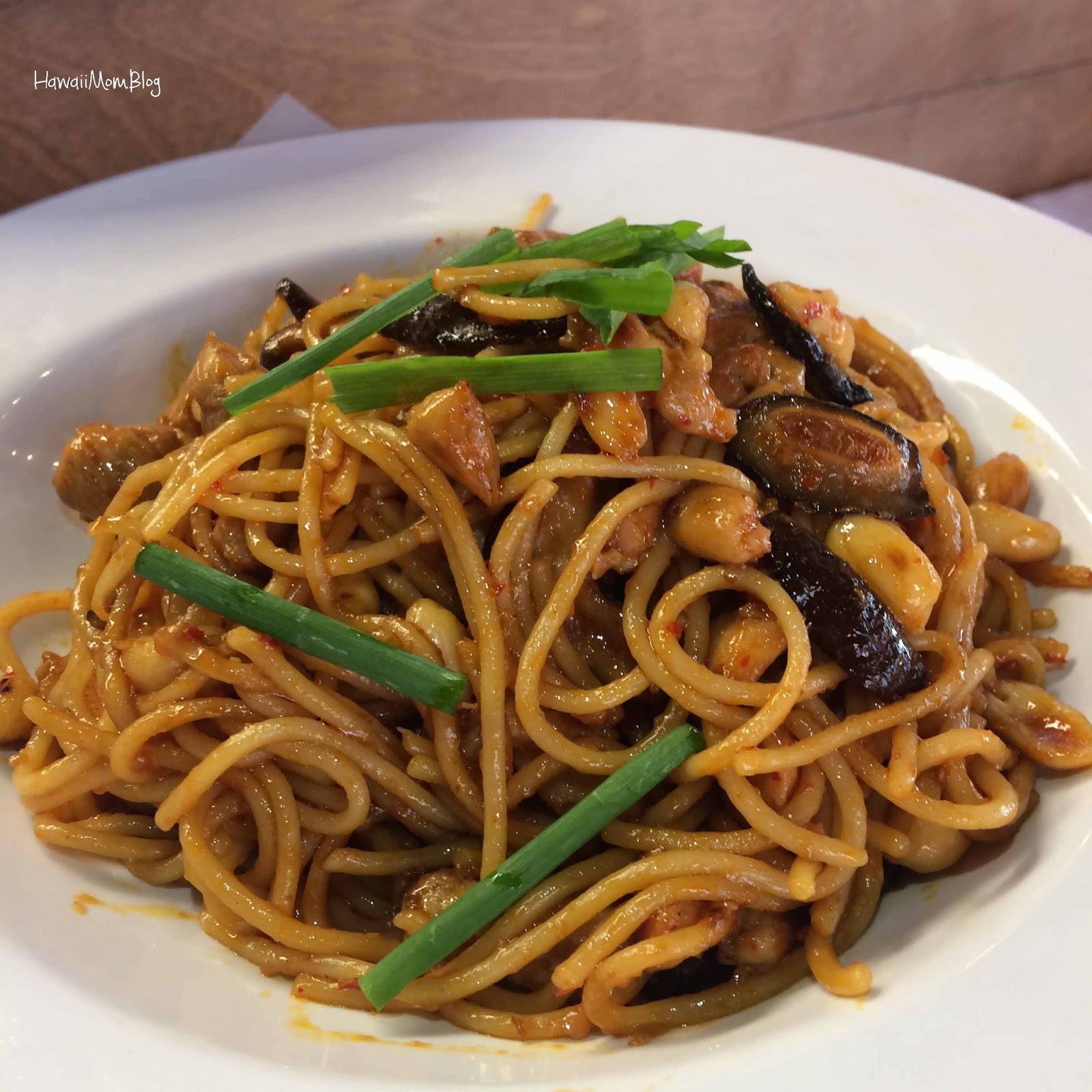 Hawaii Mom Blog: Yellow Cab Pizza Co. Hawaii